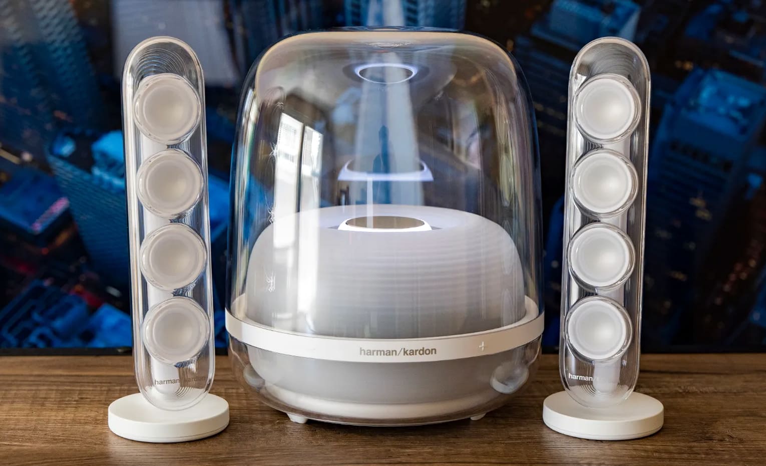 مقایسه اسپیکر هارمن کاردن Aura Studio 4 با SoundSticks 4 🎶